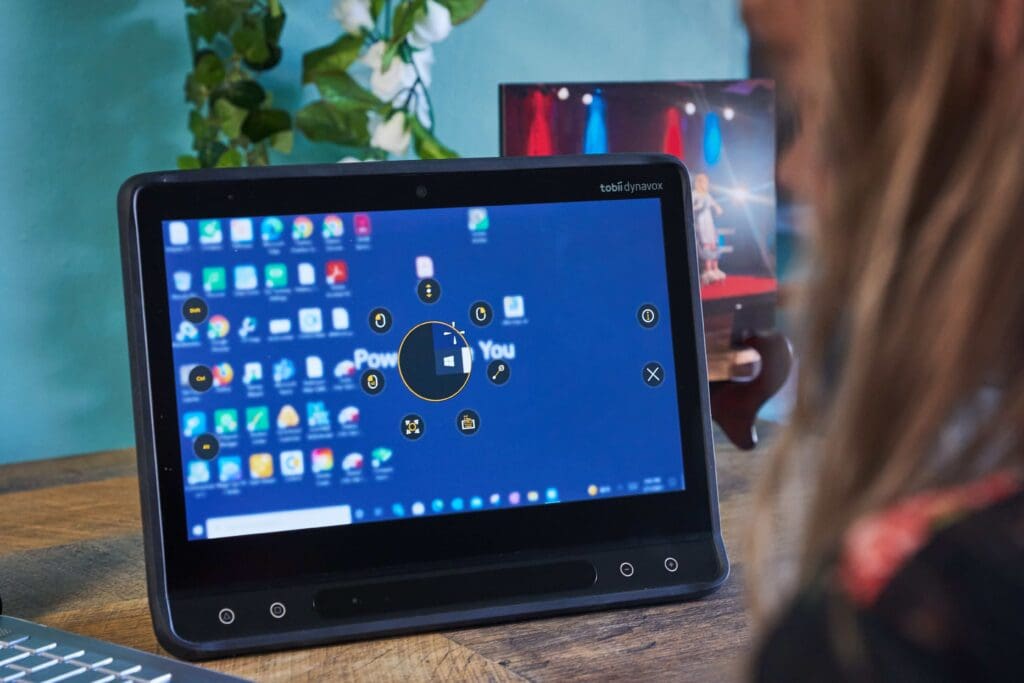 Commande oculaire PC Eye 5 : piloter son PC avec les yeux | Cenomy